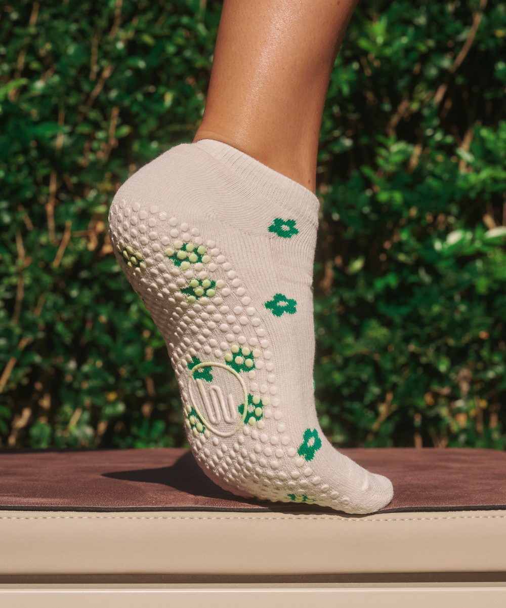 Classic Low Rise Grip Socks | MoveActive